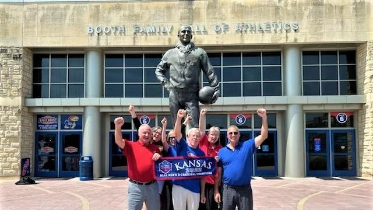 Lawrence gewinnt US-Meisterschaft im Universitäts-Basketball