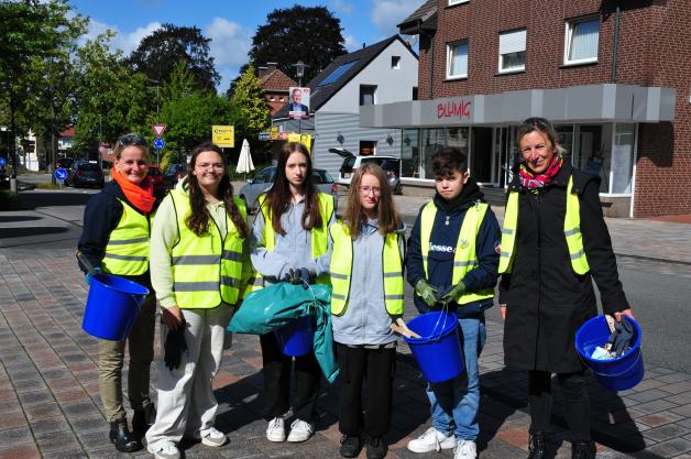 Wallenhorst räumt am World Clean-up-Day die Umwelt auf.