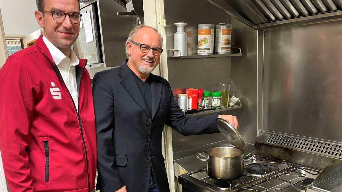 Sparkasse Wedel unterstützt TC Wedel und Schulkinder