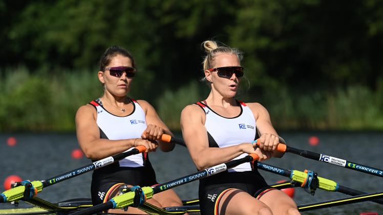 Pia Greiten, Frauke Hundeling und Paul Leerkamp im WM-Halbfinale