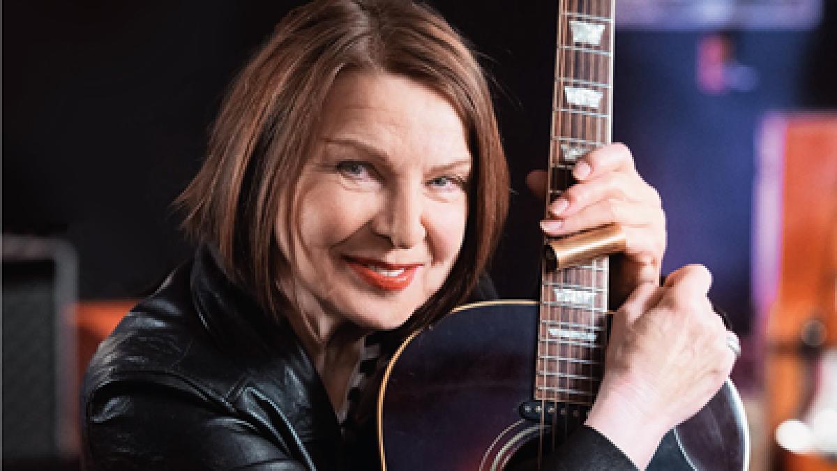 Bordesholm: Inga Rumpf auf Zeitreise im Savoy