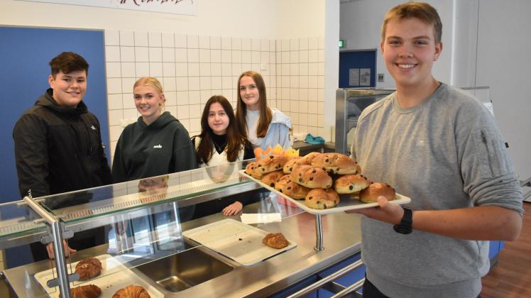 Keine Mensa an Itzehoer KKS: Abi-Jahrgang versorgt Mitschüler