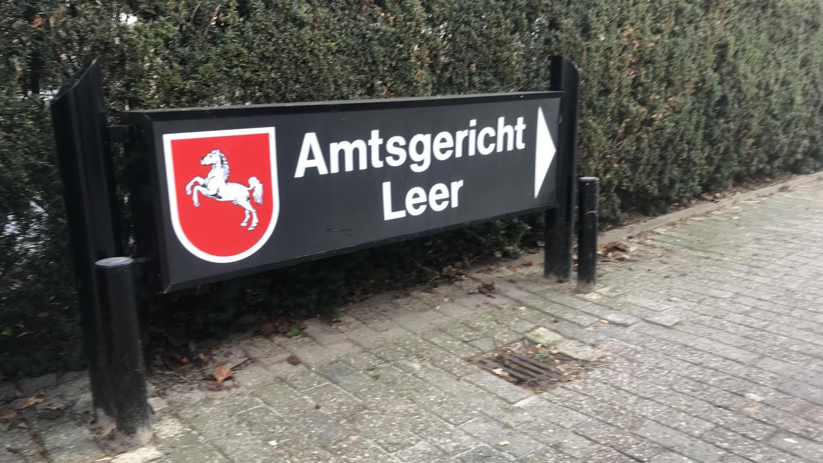 Sex Im Freien Geldstrafe Für Pärchen Aus Dem Landkreis Leer