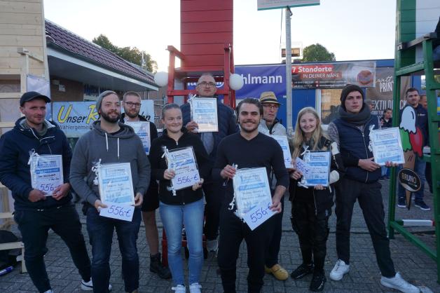 Neun Pfahlsitzer hielten in Rhauderfehn 52 Stunden durch
