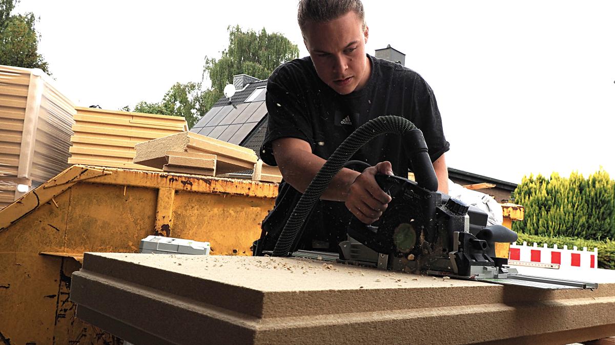 Liam Pohl und Alexander Lüth schwärmen vom Beruf des Zimmermanns | SHZ