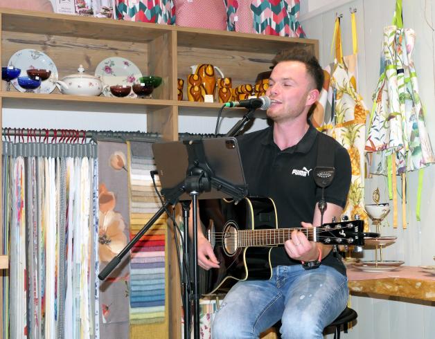 Dieser Künstler aus Hamburg siegt beim Kulturkanapee in Bad Essen