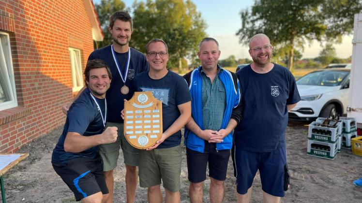 Boßler aus Wilster und Brokdorf in Ostfriesland erfolgreich