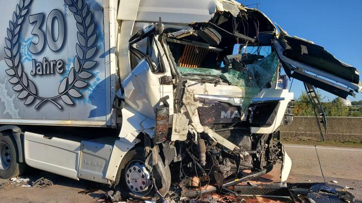 A30 Richtung Osnabrück: Lkws krachen ineinander - drei Verletzte