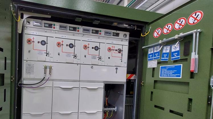 SH Netz stellt neue Ortsnetzstation in Wewelsfleth auf