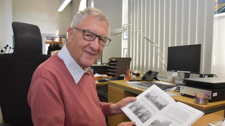 Kappelns Stadtarchivar Peter Wengel stellt ein Buch vor | SHZ
