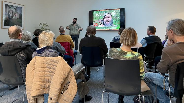 Wolfgang „Woid Woife“ Schreil aus Bodenmais liest in Eckernförde