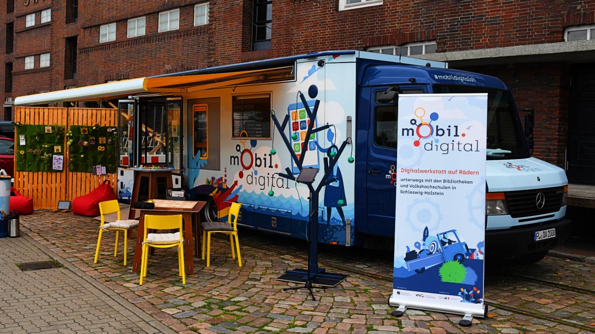 Wie geht Digitalisierung? VHS Itzehoe holt Projekt mobil.digital