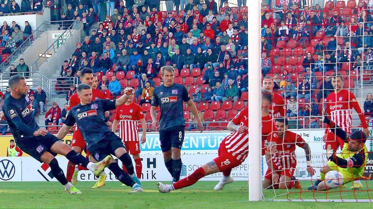 Lichtblick beim VfL Osnabrück: Engelhardt im Stil eines Torjägers