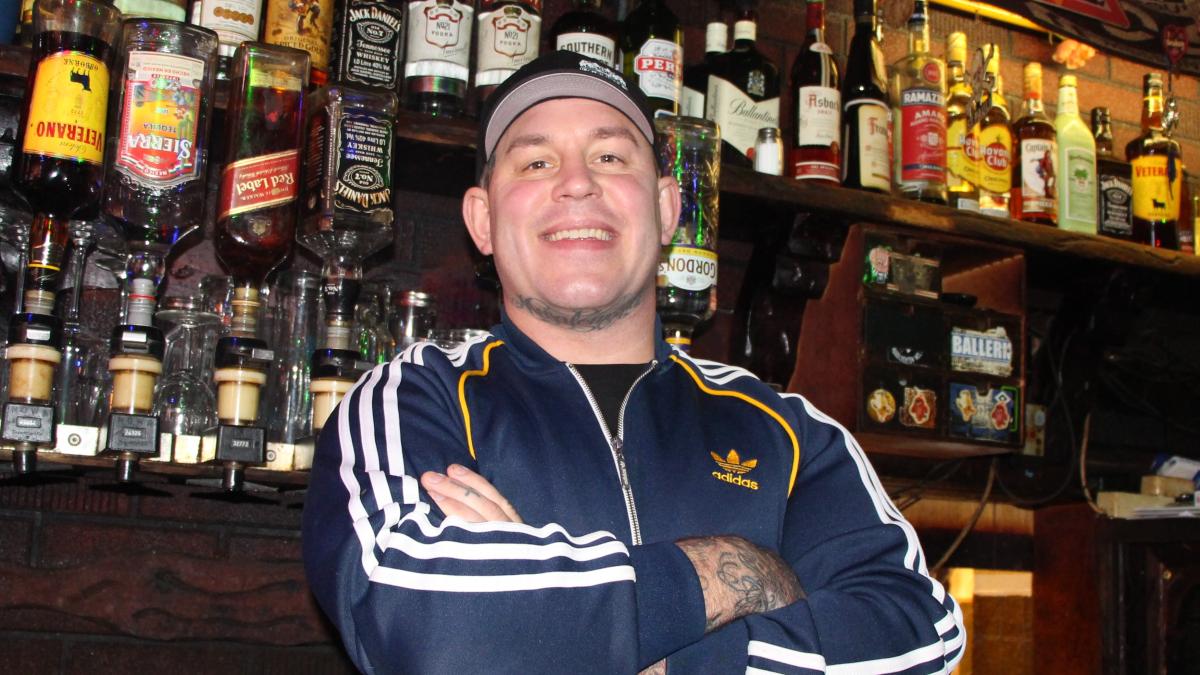 Kiezwirt Daniel Schmidt (Elbschlosskeller) im Hamburg-Interview