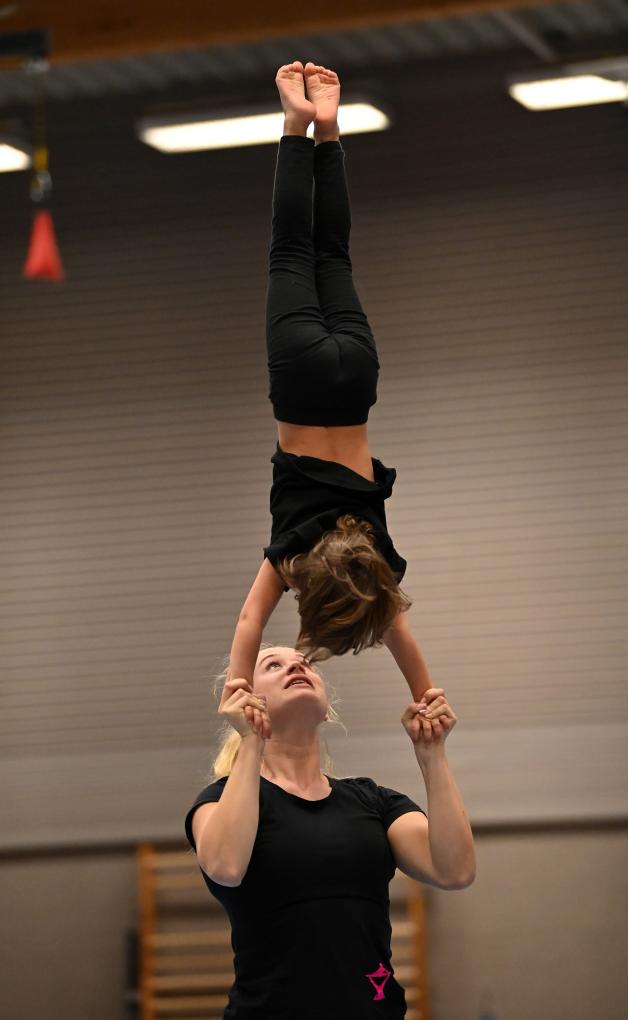 Außergewöhnliche Leidenschaft: Lisa Gerritsen ist Showakrobatin