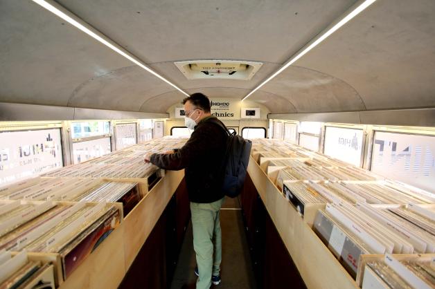 Vinyl-Bus macht mit 4.000 Schallplatten Station in Osnabrück