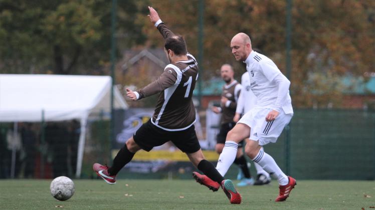 Fußball-Bezirksliga: Heidgrabener SV 1:1 gegen Komet Blankenese | SHZ