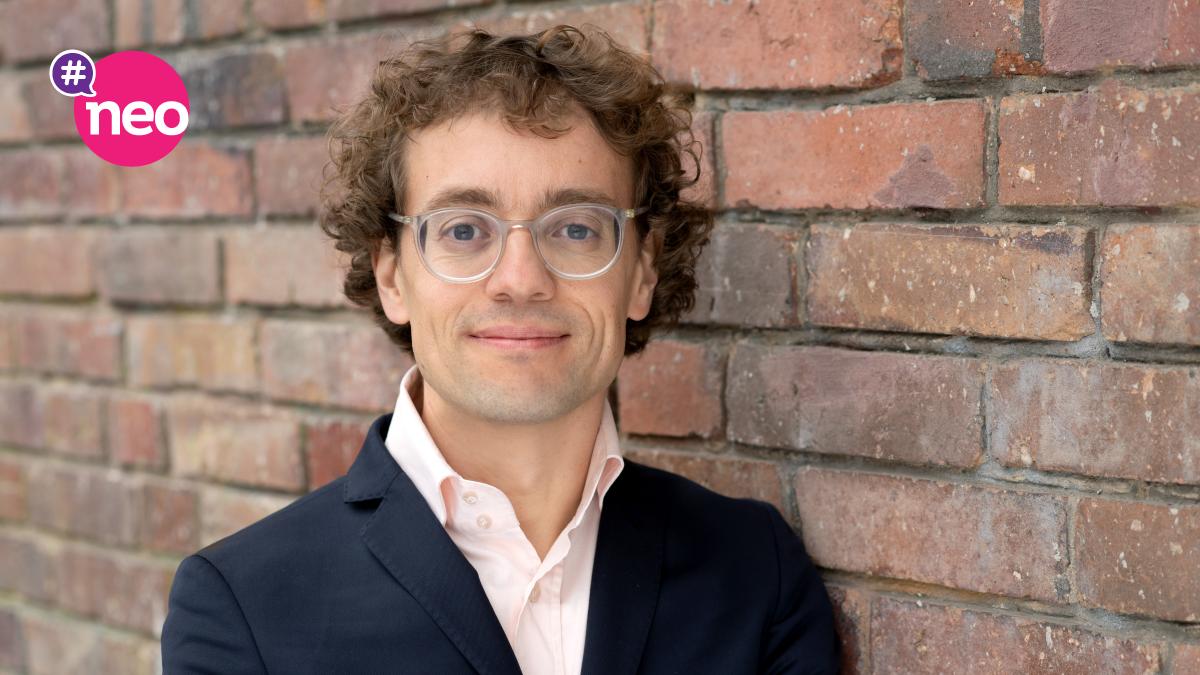 Wer ist Tiktoker Simon Meier-Vieracker @fußballinguist?