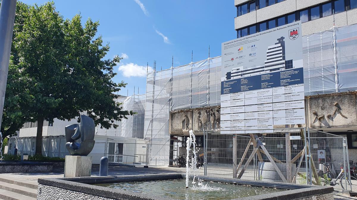 Rathaus-Sanierung in Ahrensburg erst im Sommer abgeschlossen