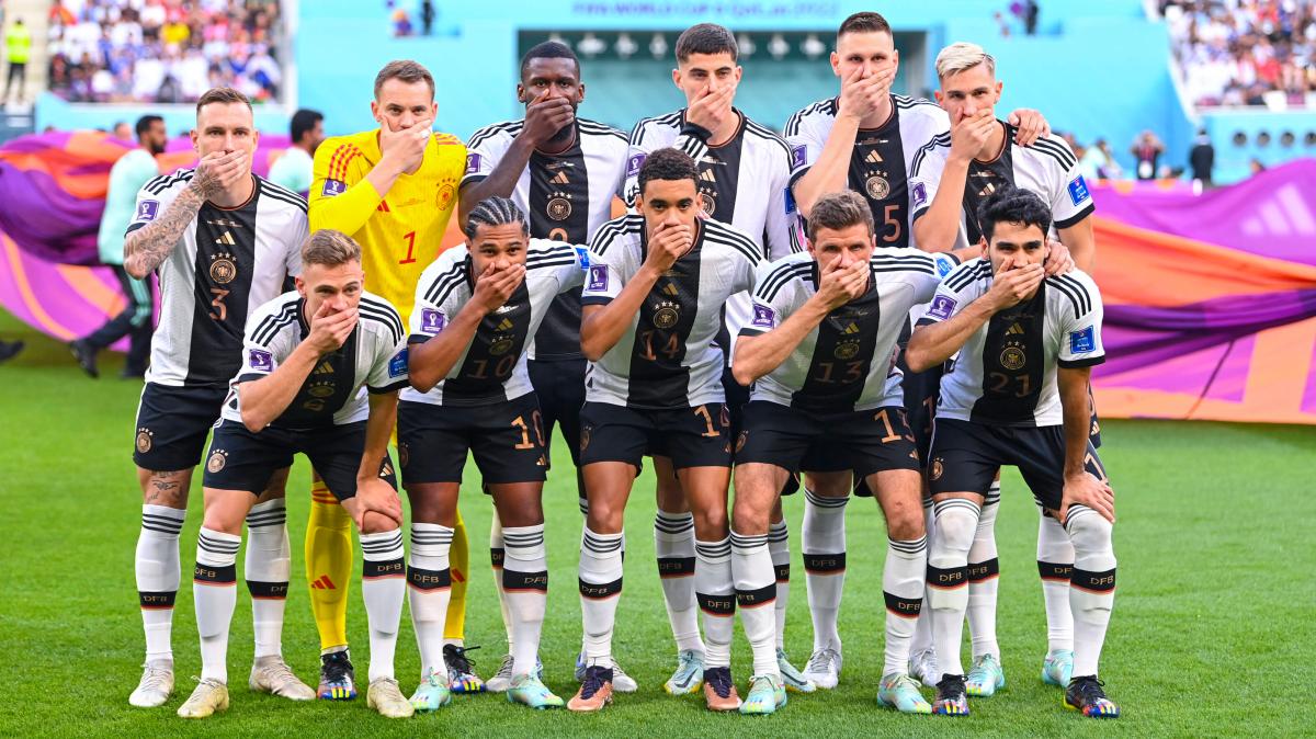 Mund-zu-Zeichen der Nationalspieler: Echte WM-Helden machen mehr