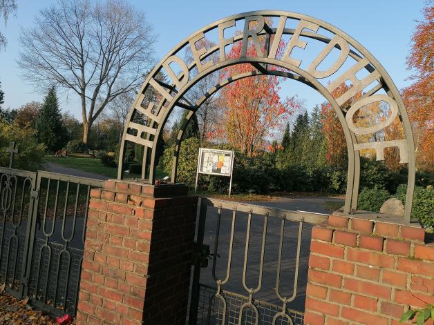 Heidefriedhof Quickborn: Trend zum Urnengrab verändert Anlage