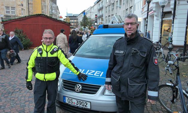 Polizei auf dem Weihnachtsmarkt 2022 in Osnabrück