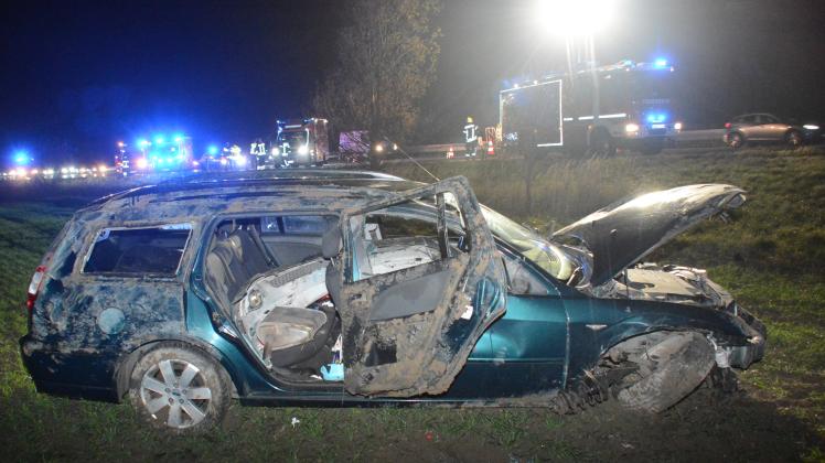 Schwerer Unfall auf A1 bei Bad Oldesloe mit drei Verletzten