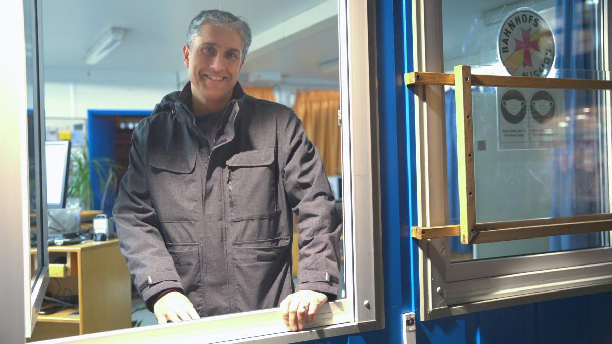 Hilfe aus Container: Was die Bahnhofsmission Hamburg 2022 erlebte