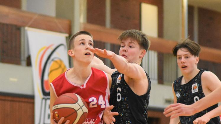 Basketball: Junior Twisters Rendsburg verlieren gegen UBC Münster Basketball: Junior Twisters Rendsburg verlieren gegen UBC Münster