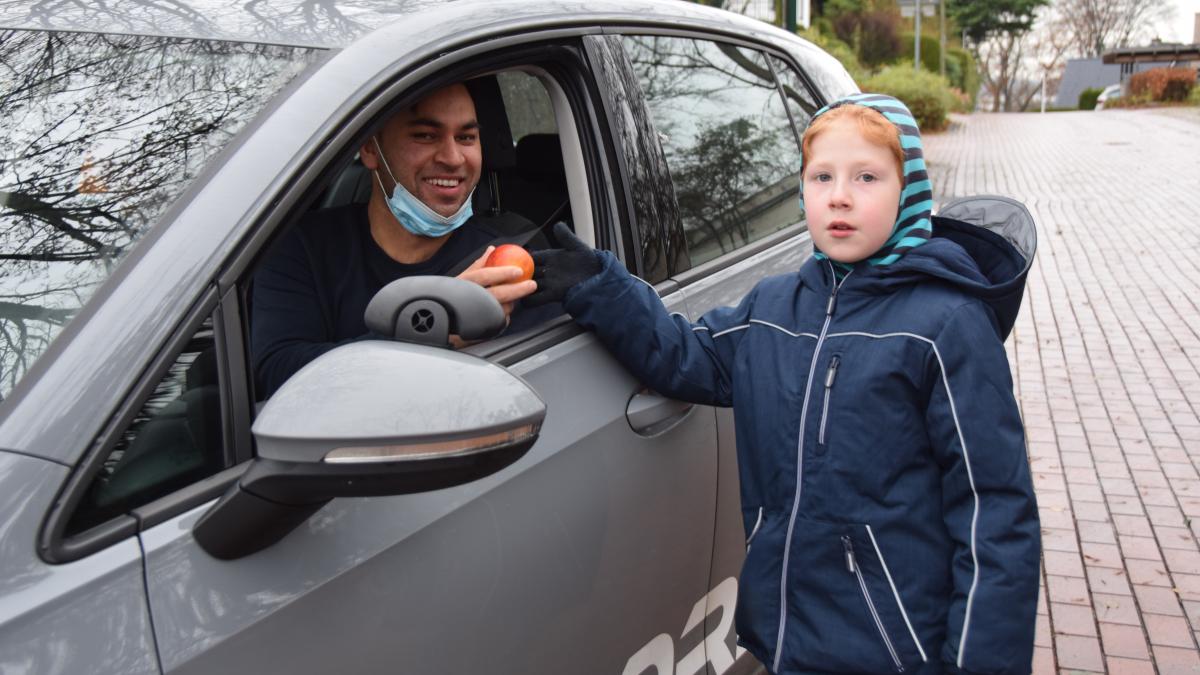 Kita Süd: Kinder verteilen Zitronen an zu schnelle Autofahrer