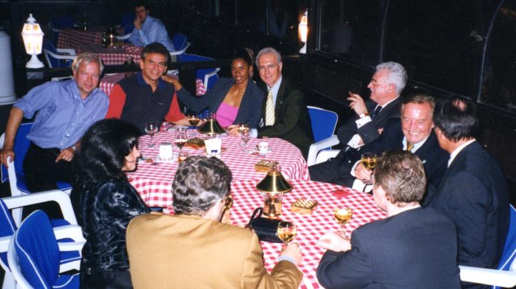 Emsländischer Fußball-Pionier trifft Franz Beckenbauer in Katar