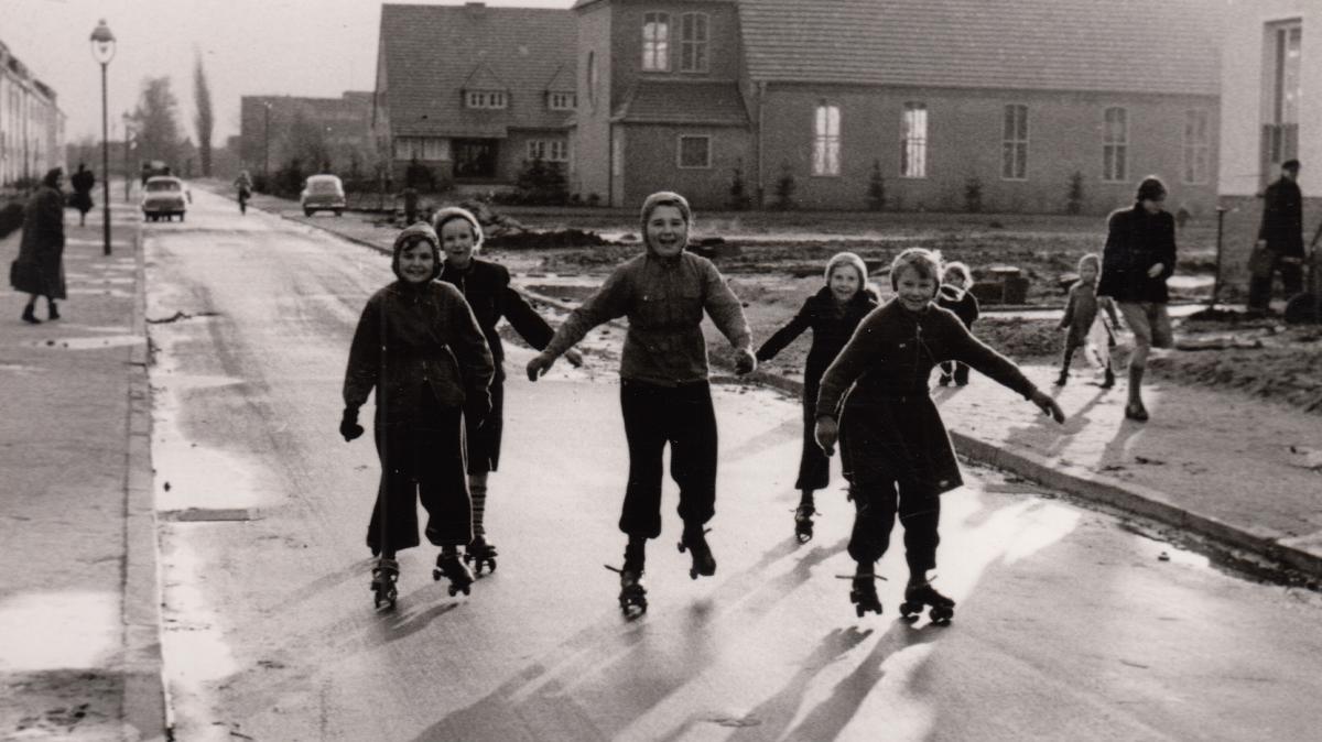 Winter 1956: Auf vier Rollen durch Düsternort