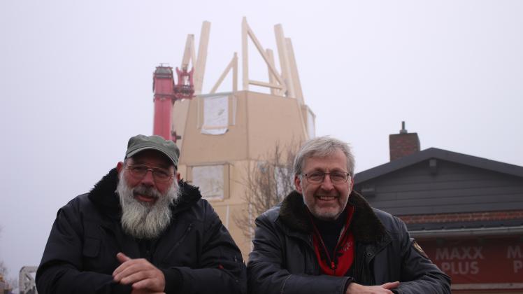 Thorsten Luft baut Mühle Beidenfleth wieder auf