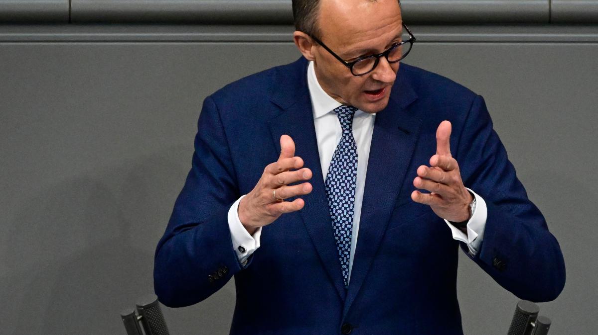 Friedrich Merz erntet Spott für Bild mit Currywurst