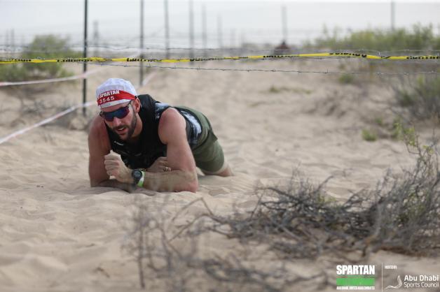 Spartan-WM-Race in Abu Dhabi: Simon Fechner stellt sich der Wüste