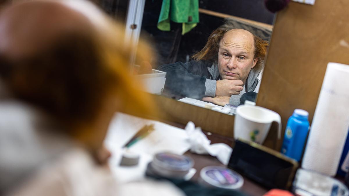 Was Clown Anatoli Akerman vom Circus Roncalli zum Lachen bringt