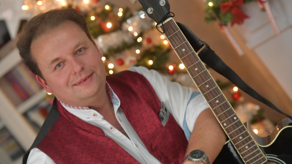 Stimme der Berge vom Land: Volksmusiker Sanny Santjer aus Weener