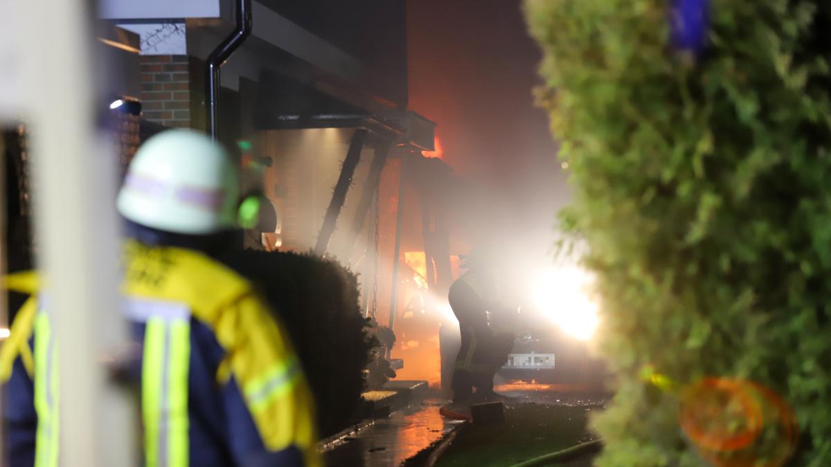 Feuer in Mehrfamilienhaus: Mann stirbt nach Großbrand in Elmshorn