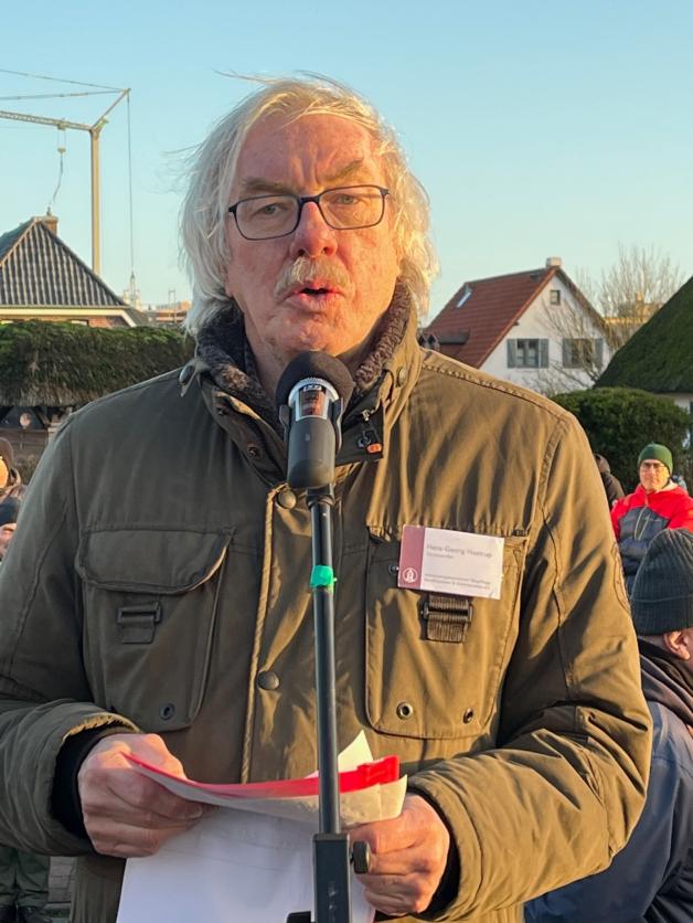 500 Sylter demonstrieren gegen den Abriss des Alten Gasthofs