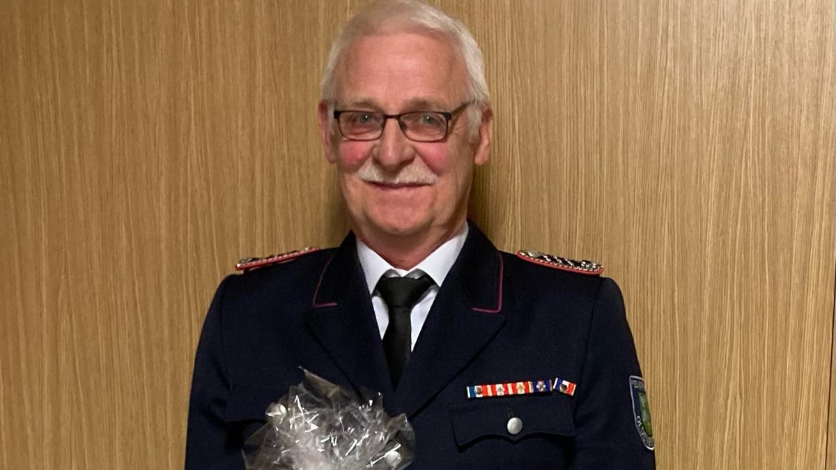 Feuerwehr Oldenborstel: WOA-Dienst und gekippte Bäume