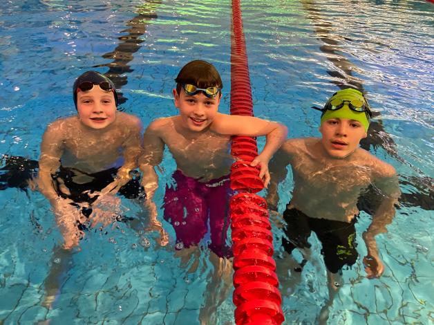 Sarah Dall und Marius Hollen gewinnen Pokale für Top-Leistungen