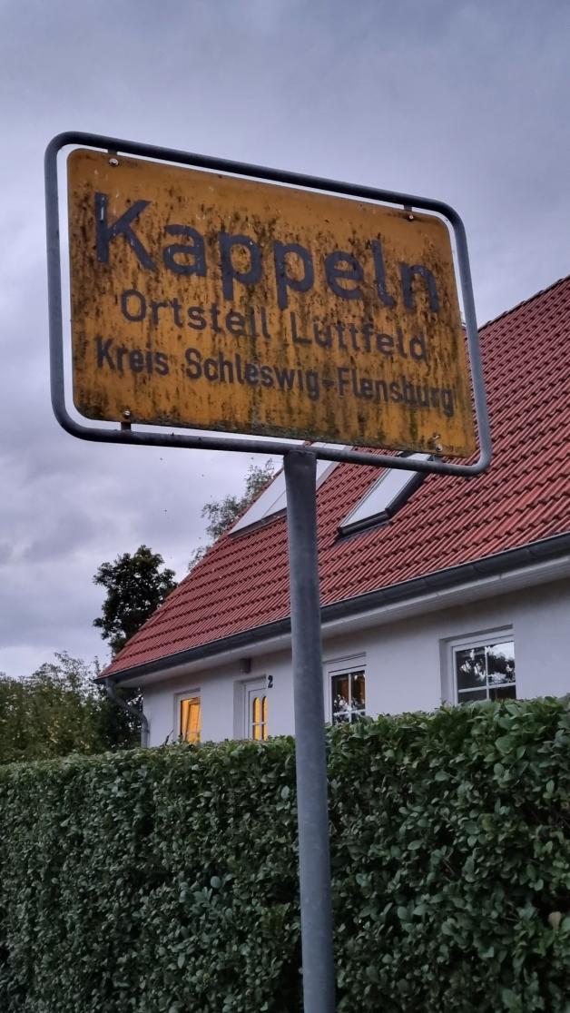 Verkehrsschilder in Kappeln: verblasst, versteckt, zweideutig