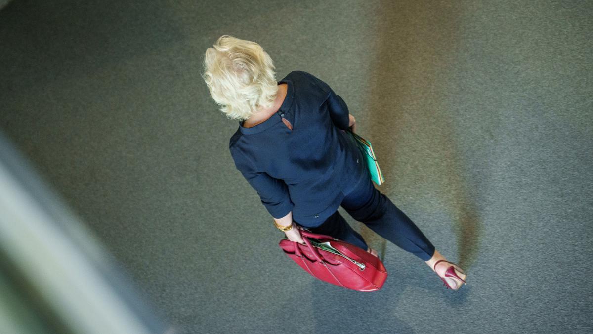 Verteidigungsministerin Lambrecht kommt ihrem Rauswurf zuvor