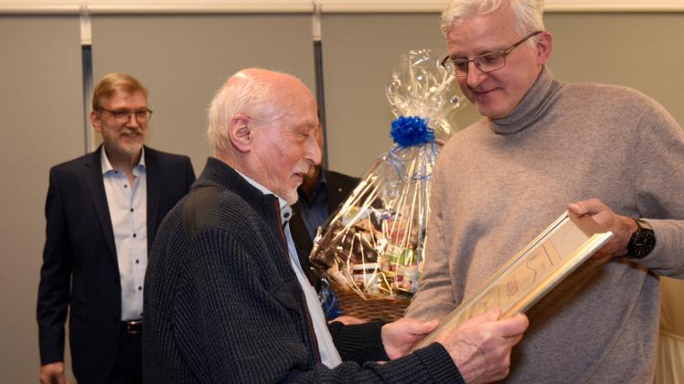 Dieter Fischer erhält hohe Auszeichnung vom VfL Pinneberg