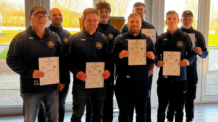 Acht neu lizenzierte Fußballtrainer für den TV Neuenkirchen