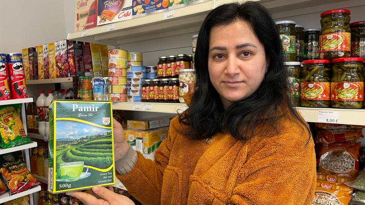 Mahnaz Heydari eröffnet Kiosk in der Itzehoer Kirchenstraße
