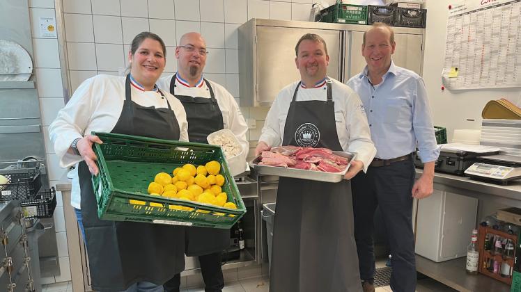 Michael Stöcken und Stefan Moese kochen bei der Grünen Woche