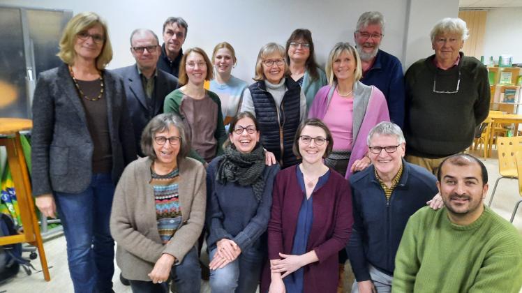 Grüne Itzehoe ziehen mit bunter Truppe in Kommunalwahlkampf 2023