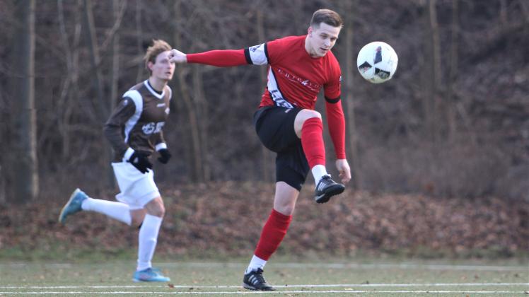 Fußball-Bezirksliga: SV Lieth feiert Kantersieg gegen TuS Hasloh | SHZ