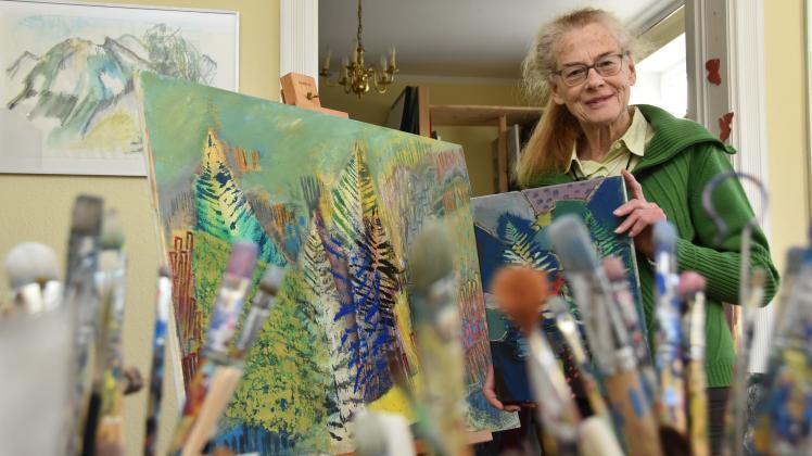 Ausstellung im Forum Eutin: Gudrun M. Günther zeigt Farne-Bilder